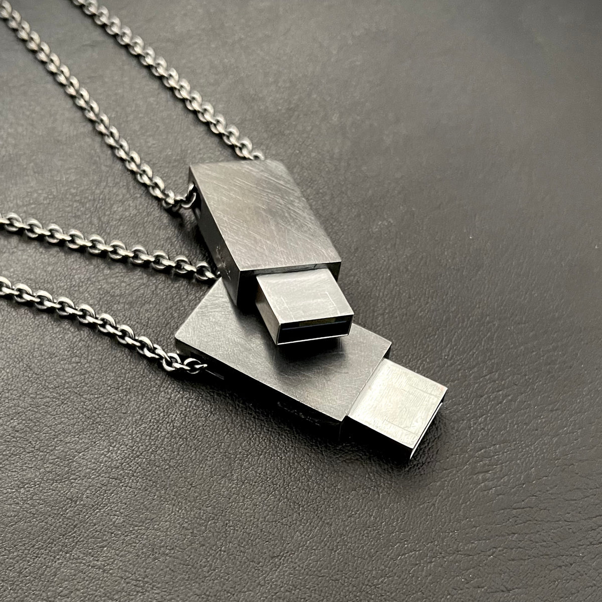 USB Silver Pendant - 128 GB high speed 200MBS USB 3.2 [LIMITED EDITION ...